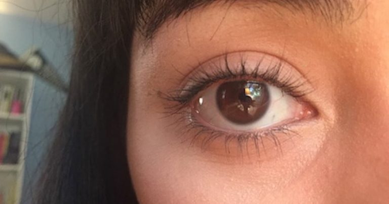 Eyelashes Won't Stay Curled For Long? | Here's Your Guide - Blushastic